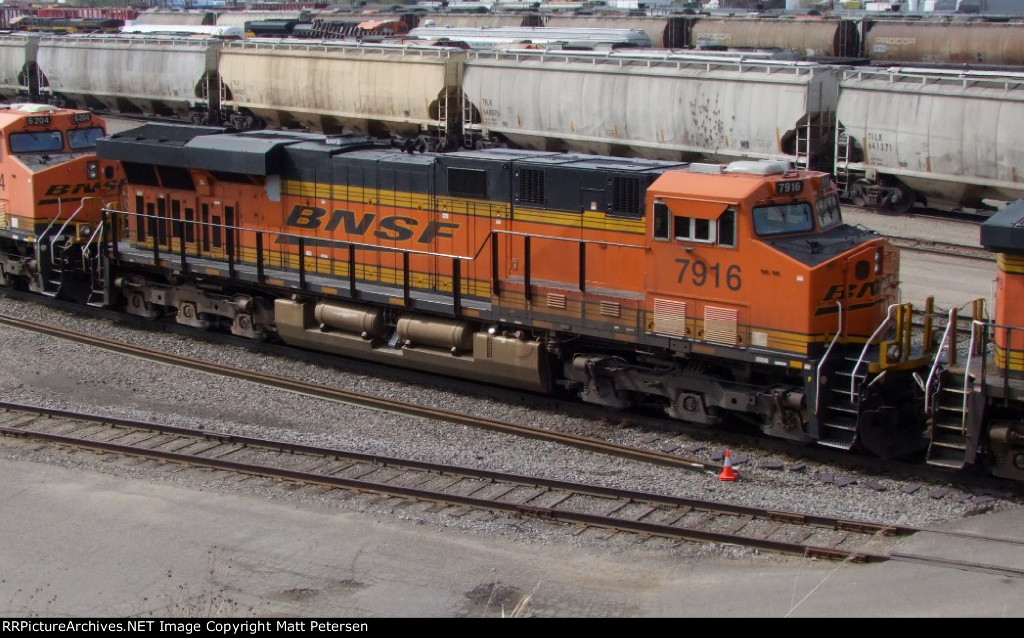 BNSF 7916